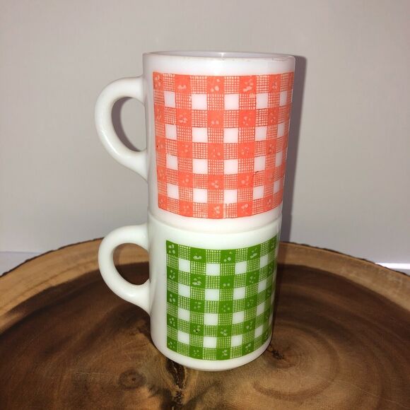 Unmarked | Dining | Milk Glass Coffee Mugs Cup Gingham Check Plaid ...
